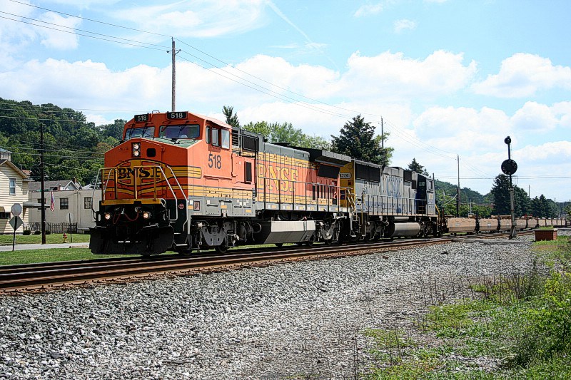 BNSF 518